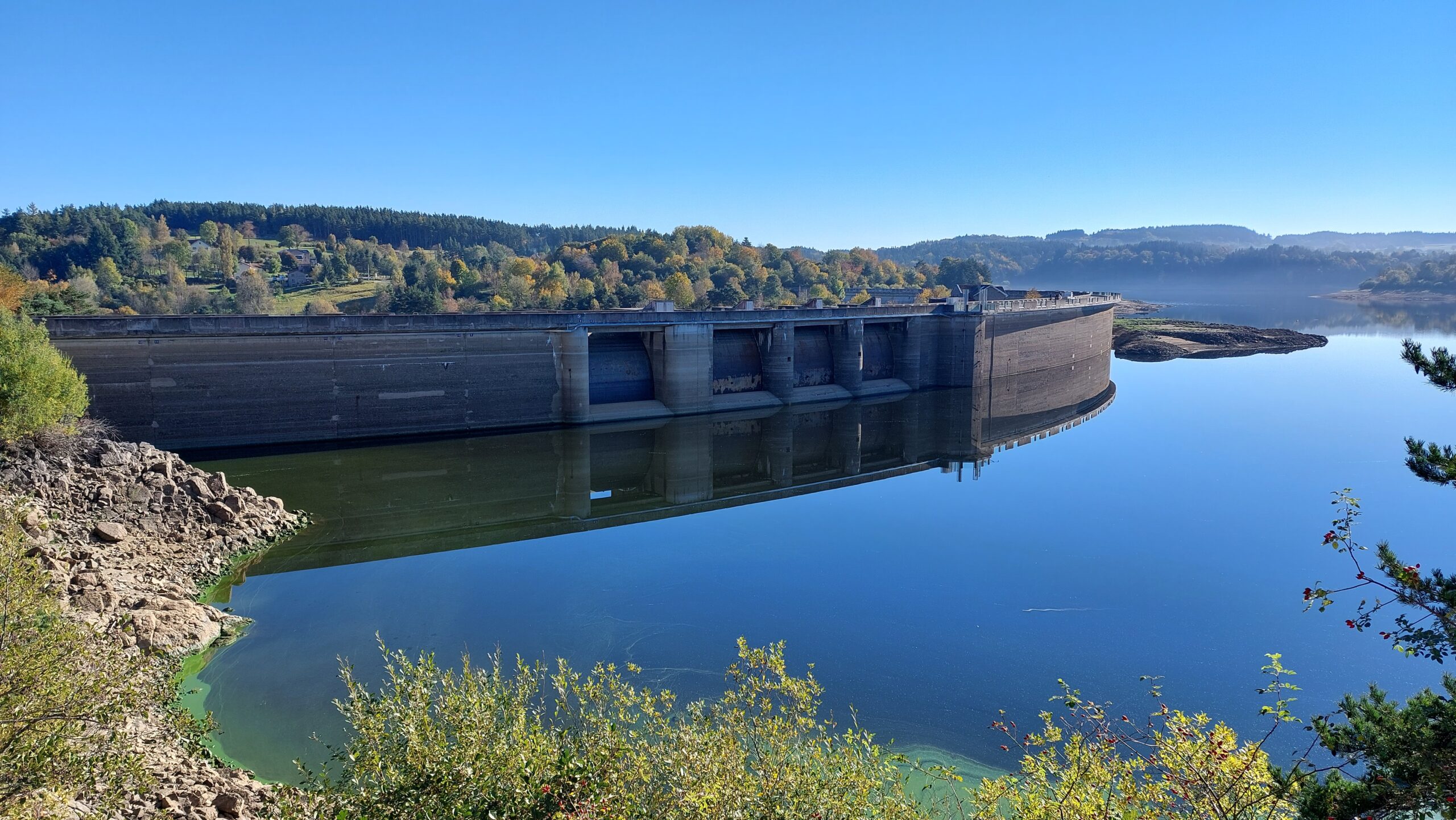 Monitoring of 28 French dams - Artelia Group
